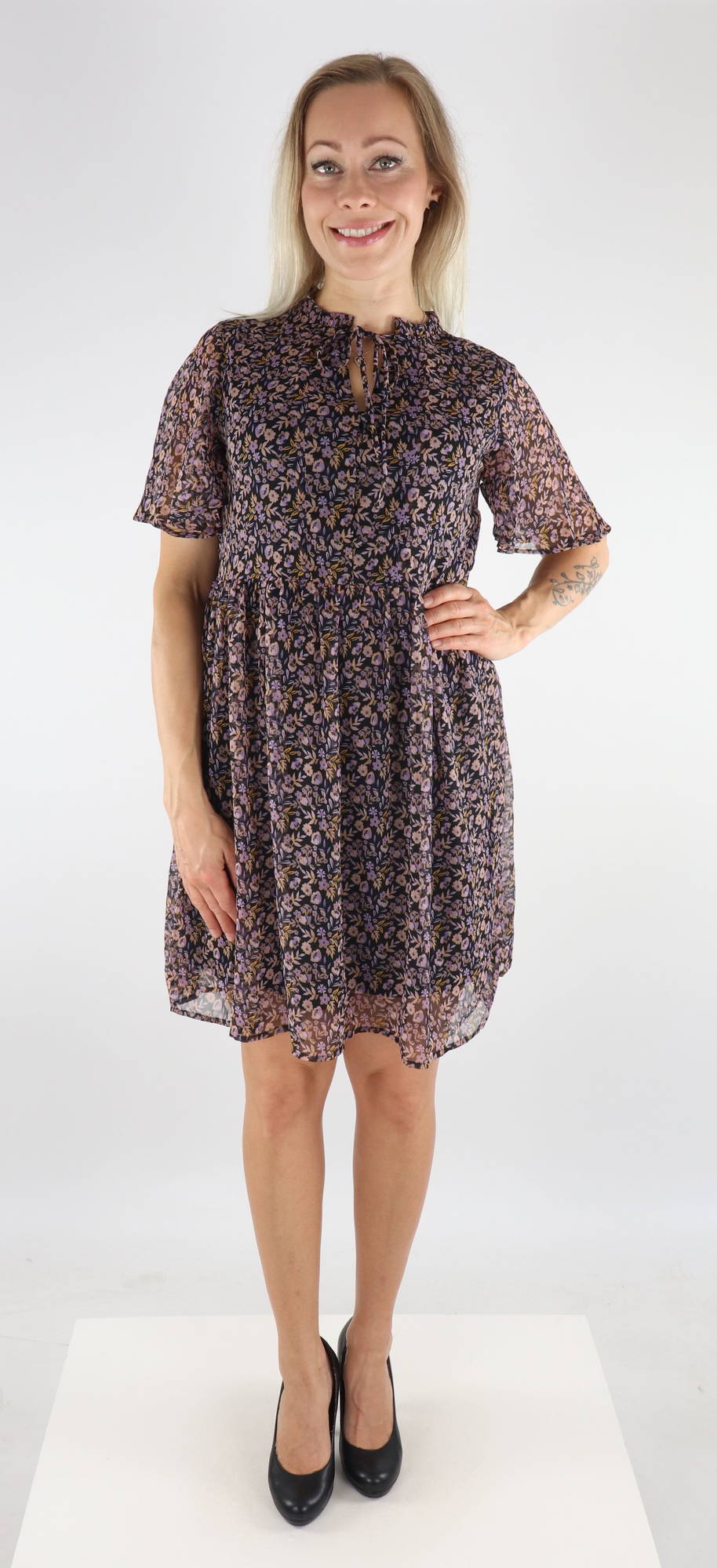 JDY Klänning Cassie life o.grå/lavendel - Stiletto.fi webbutik